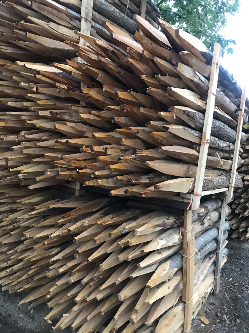 Fabricant de piquets chataignier, poteaux chataignier, clôture ...